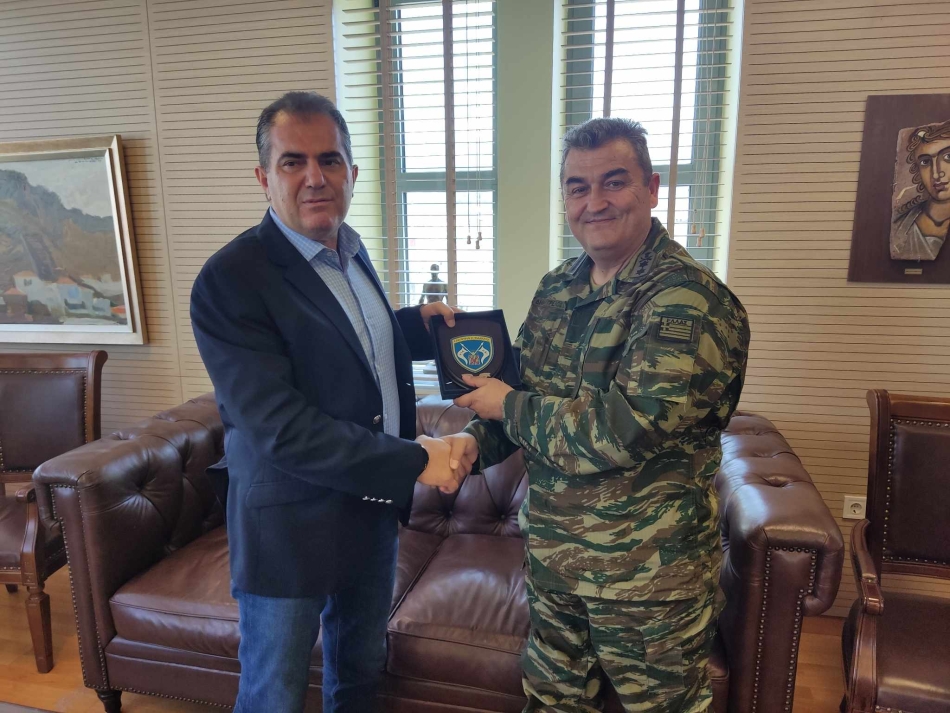 Στον Δήμαρχο Καλαμάτας ο Διοικητής ΔΙΚΕ, Υποστράτηγος Γιάννης ...